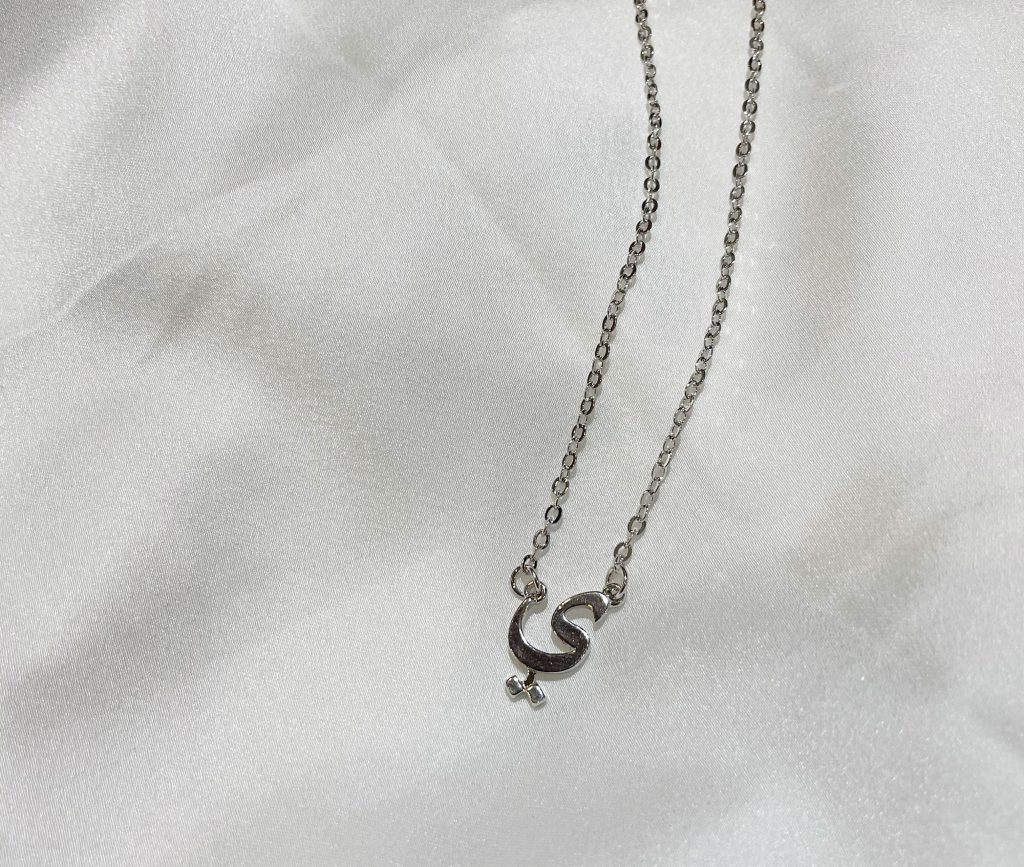 ‘Yaa’ Y – Arabic Letter Initial Necklace – SSASSY STORE